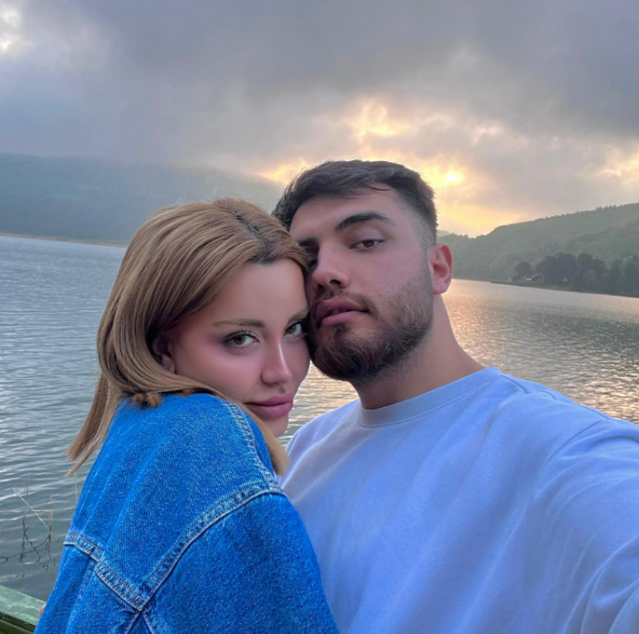 Sosyal Medya Fenomeni Mika Can Raun'un Aşkı Oğuzhan Kimdir? - Muşkara Haber